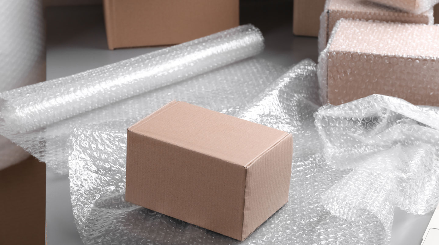 Enveloppe à bulles : papiers recyclés ou plastique, les différences